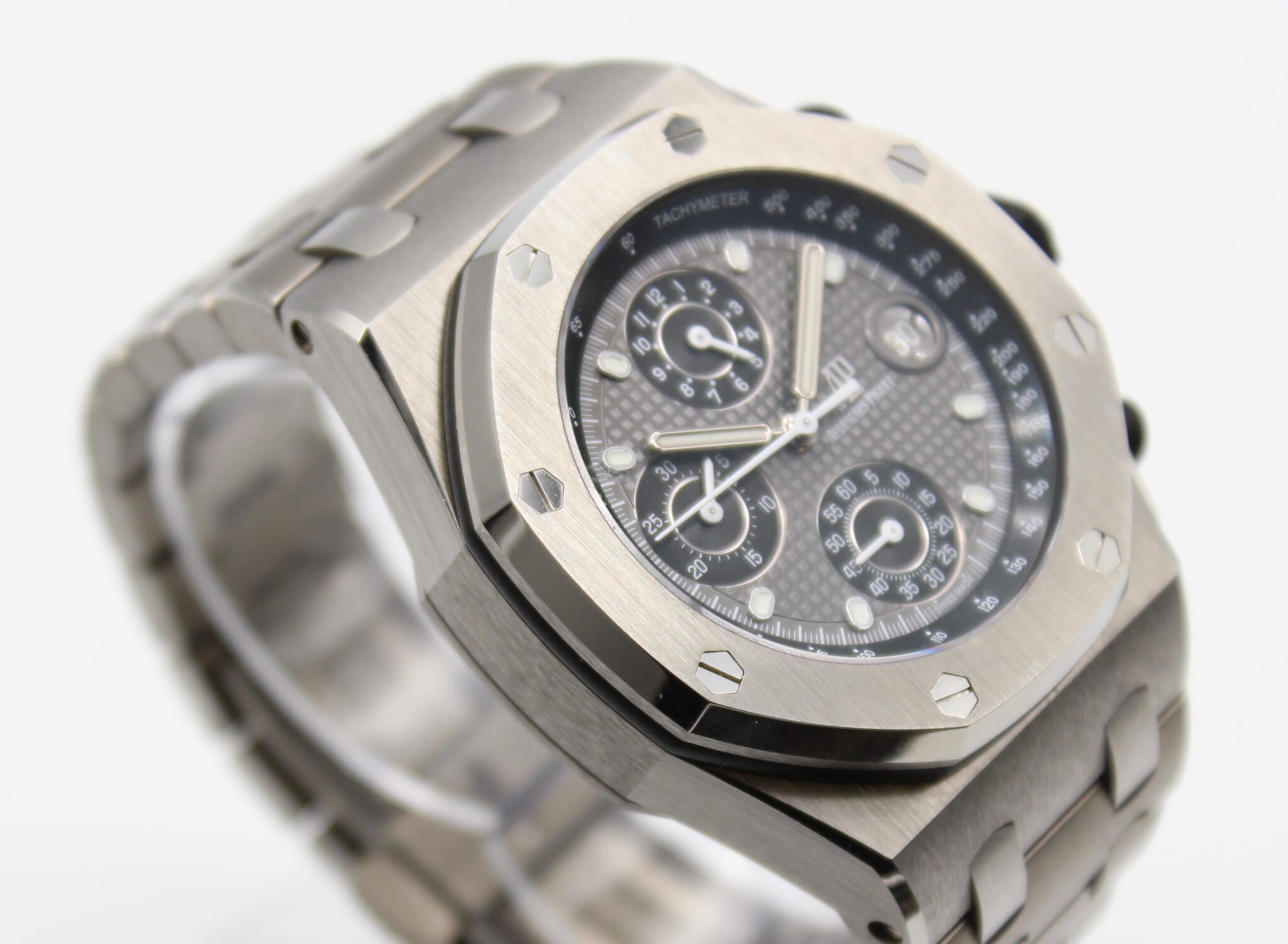 Audemars Piguet Royal Oak Offshore Chronograph 42mm Titanium 26238TI.OO ...